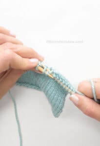 Learn to Knit - Left Twist (LT) and Right Twist (RT) - Little Red Window