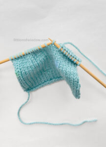 Learn Knit - Slip One (sl1) Knitwise and Purlwise - Little Red Window