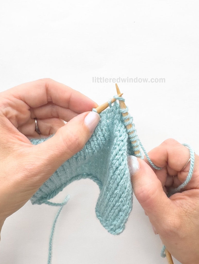 Learn to Knit - Left Twist (LT) and Right Twist (RT) - Little Red Window