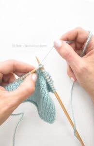 Learn to Knit - Left Twist (LT) and Right Twist (RT) - Little Red Window