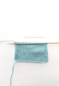 Learn to Knit: Right Side vs. Wrong Side - Which is Which? - Little Red ...