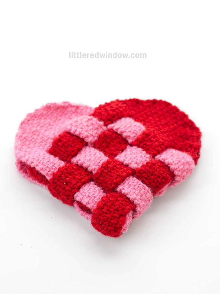 Julehjerte Knit Woven Heart Knitting Pattern - Little Red Window